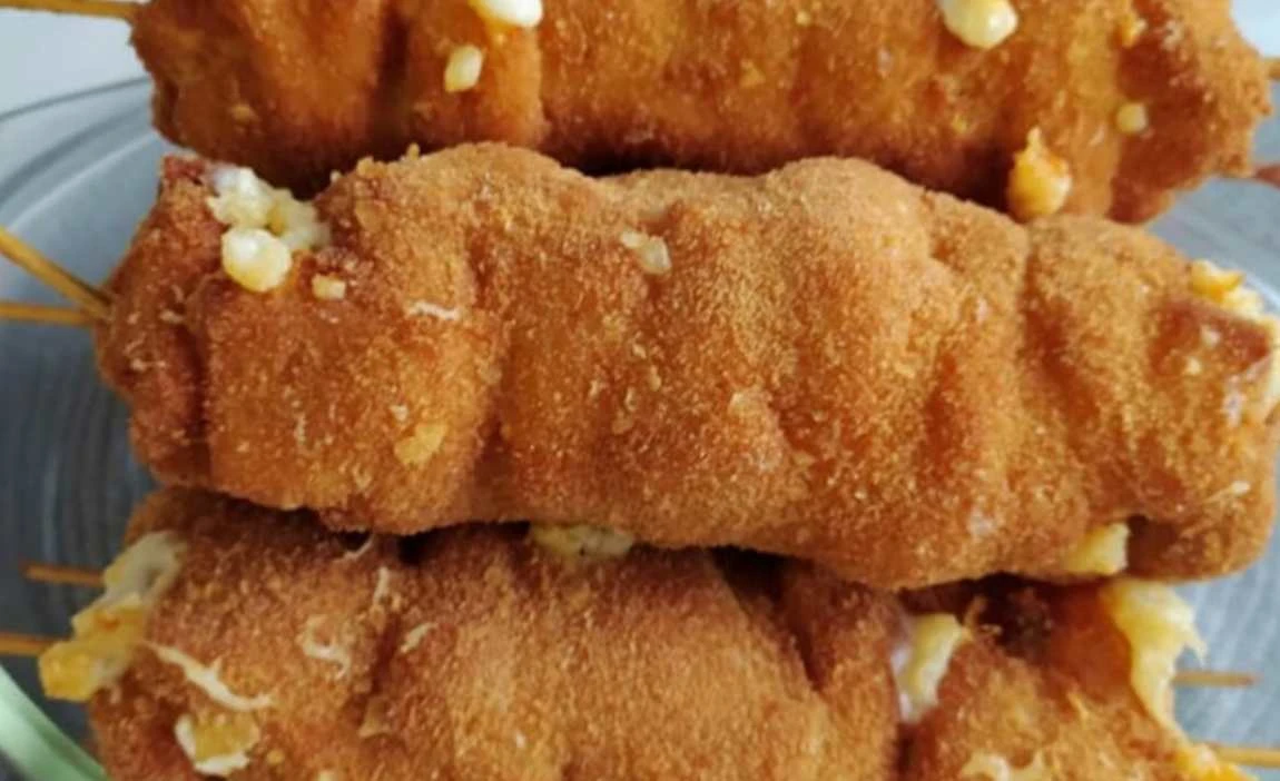 Obalené špízy z kuracieho mäsa, syra a slaniny: Chrumkavá dobrota pre ...